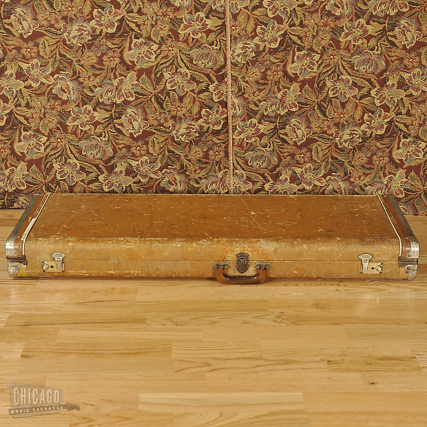 Fender Vintage Jazzmaster Case w/Reinforced Metal | Reverb Canada