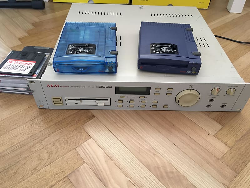 Akai S2000 2000s White | Reverb