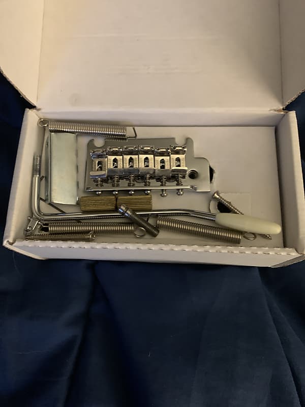 Fender Tremolo system 2021 Chrome | Reverb