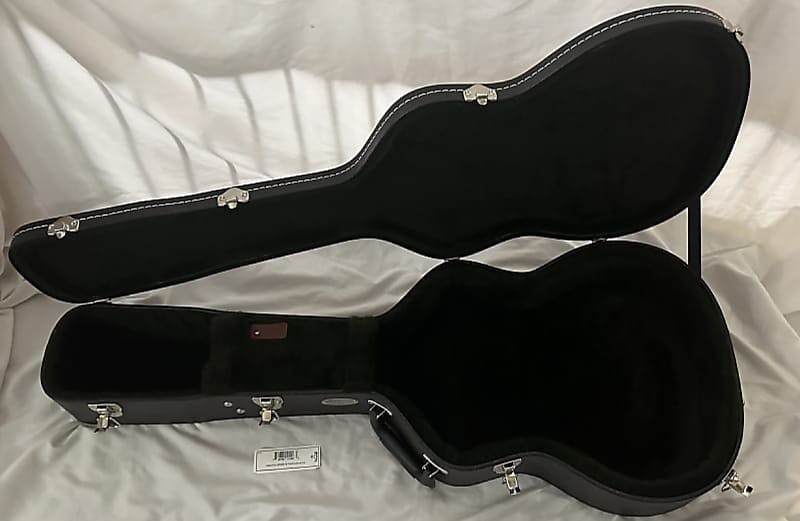Martin Hard shell guitar case fits 000/OM | Reverb