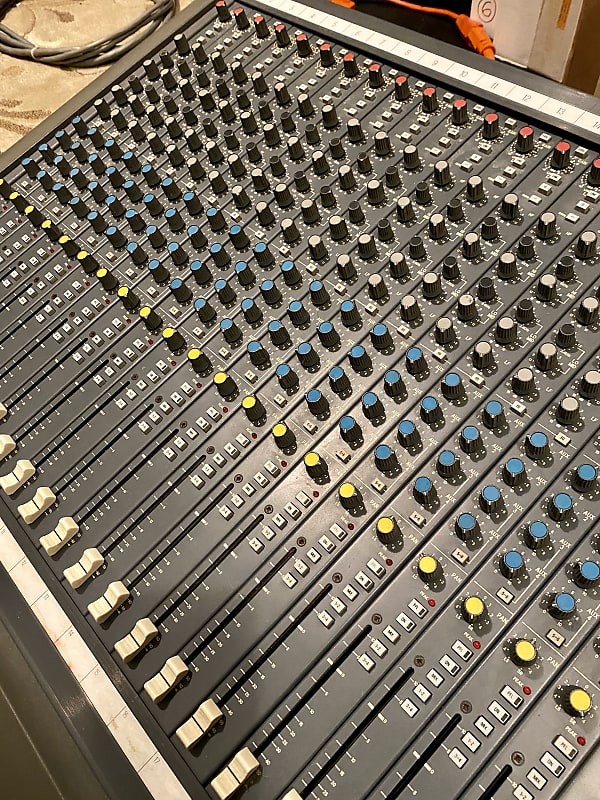 Soundcraft Delta 200 32 ch. recording console 1990s - Grey | Reverb