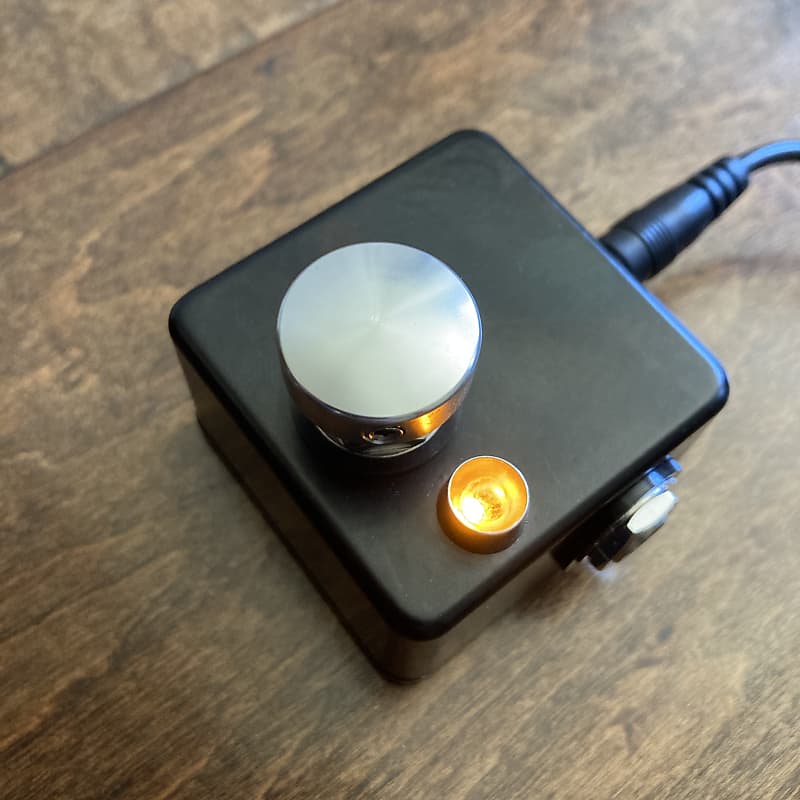 On/Off (Latching) Footswitch w/ LED Black | Reverb