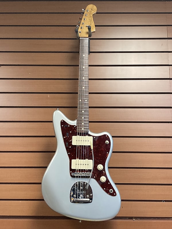 Fender Classic Player Jazzmaster Special in Inca Silver | Reverb