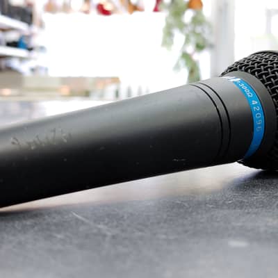 Apex 381 Neodymium Dynamic Hyper-Cardioid Microphone | Reverb Canada