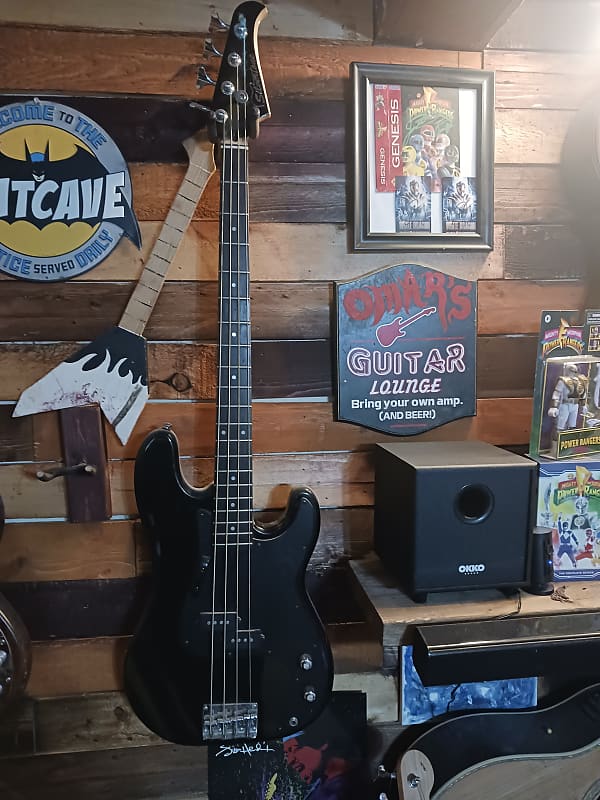 Silvertone P Bass Late 90's-Early 2000's - Black | Reverb