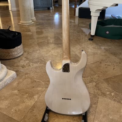 Kiesel Delos - Custom Transparent White over Flamed Maple | Reverb