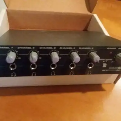 Samson Q5 Headphone Amplifier | Reverb