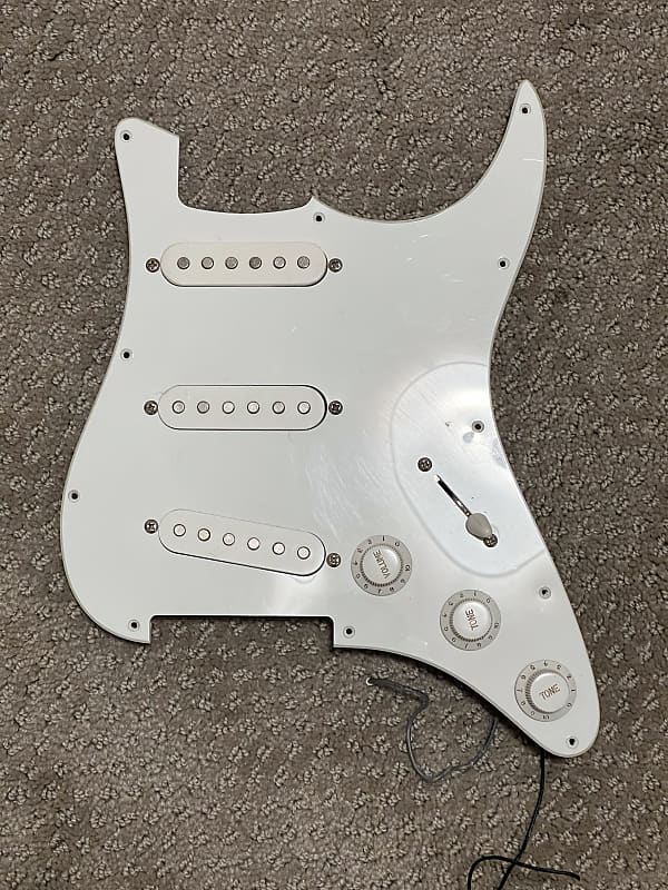 Squier Affinity Stratocaster Loaded Pickguard - White | Reverb