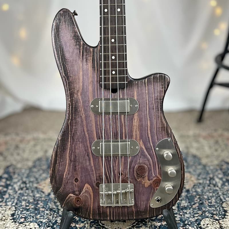 Offbeat Guitars Roxie 30" Short Scale Bass in Wisteria | Reverb
