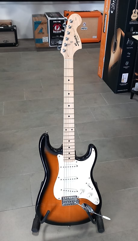 FENDER Squier Affinity Stratocaster MN 3TS Chitarra Elettrica | Reverb