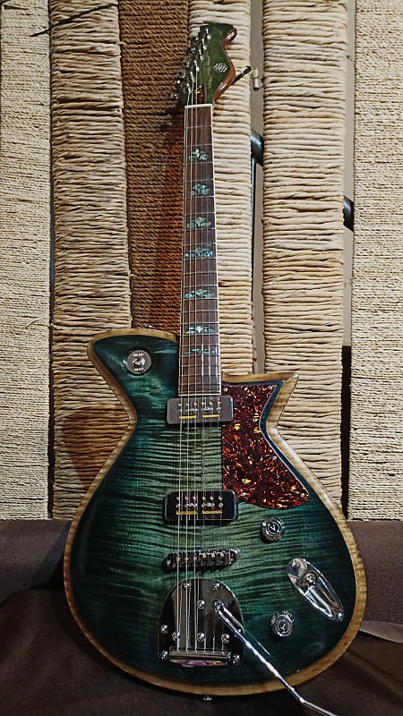 PeaceQ Custom Deluxe Flame Goldfoil Greenburst | Reverb