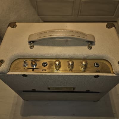 Crate V8 Class A Tube Amp Small Combo Cream | Reverb