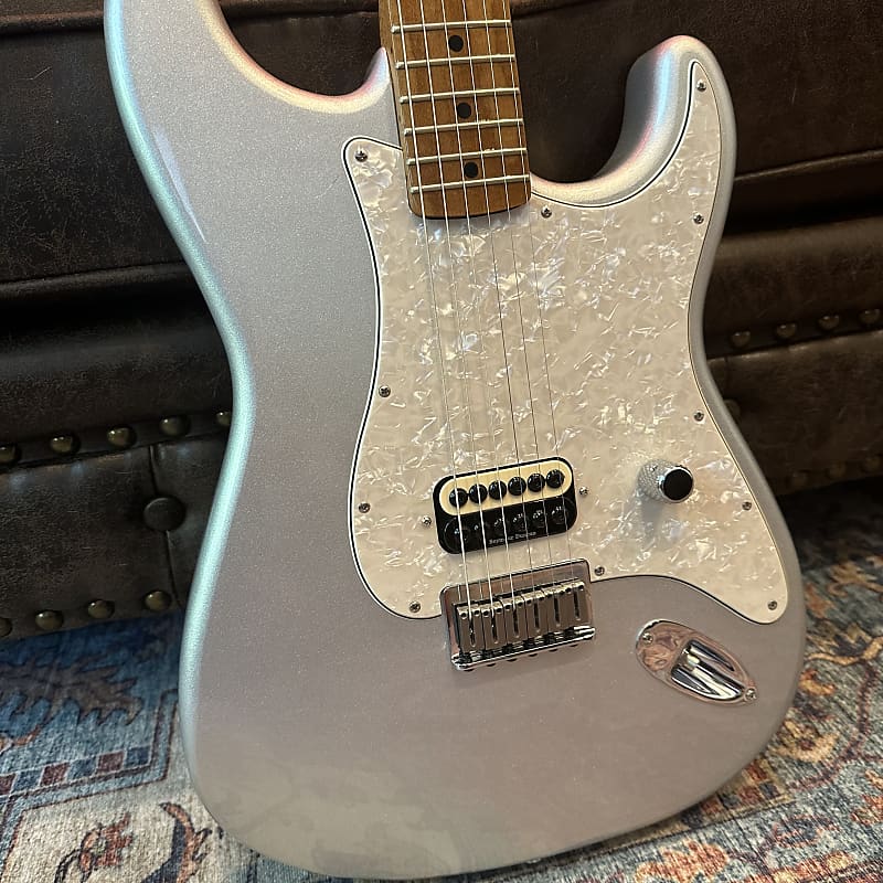 Tom Delonge Style Stratocaster Custom Build | Reverb