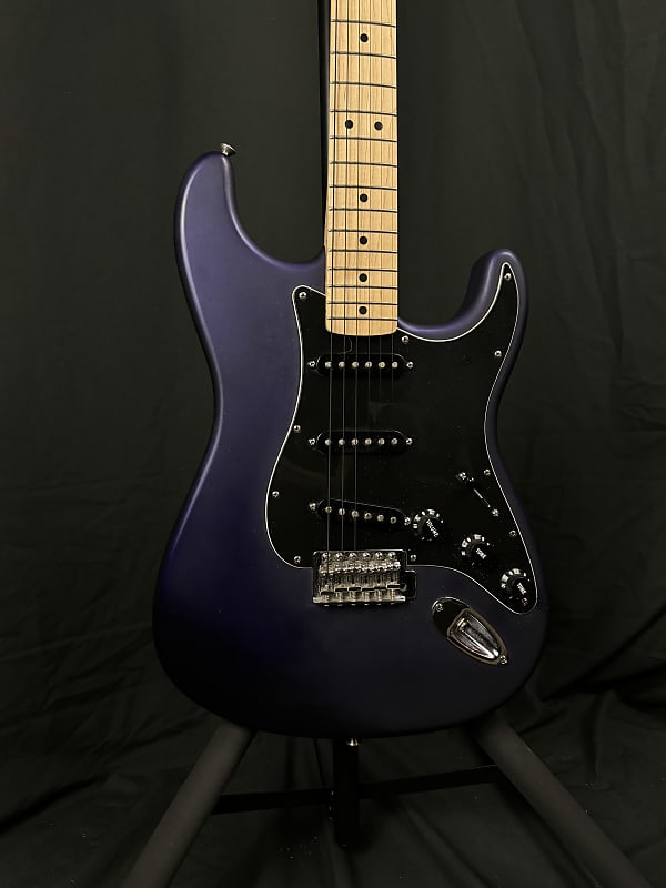 Fender Stratocaster MIM satin purple 2003 - Satin purple | Reverb