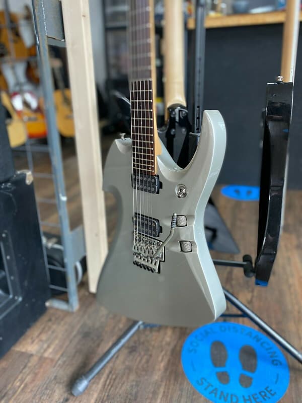 Maverick X1 Electric Guitar with Floyd Rose in Silver | Reverb