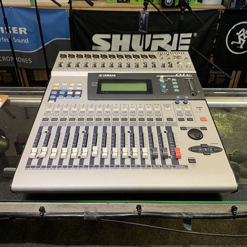 Yamaha 01v | Reverb