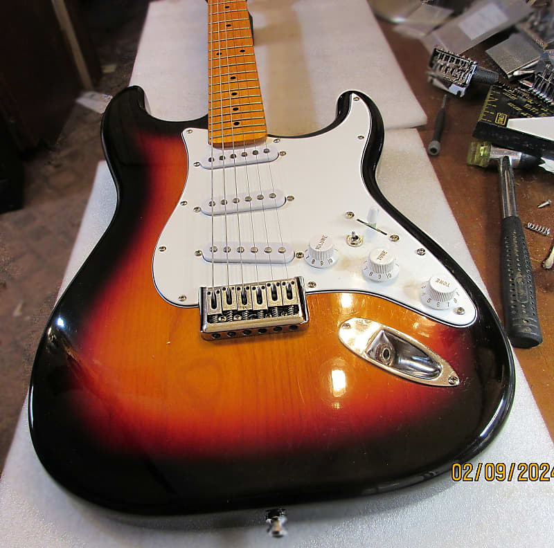 Fender Stratocaster Sunburst | Reverb