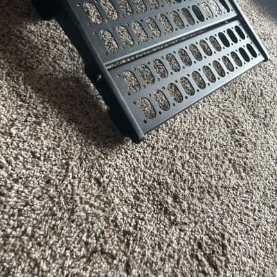 Livewire PB400 18 x 12 PedalBoard with Case | Reverb