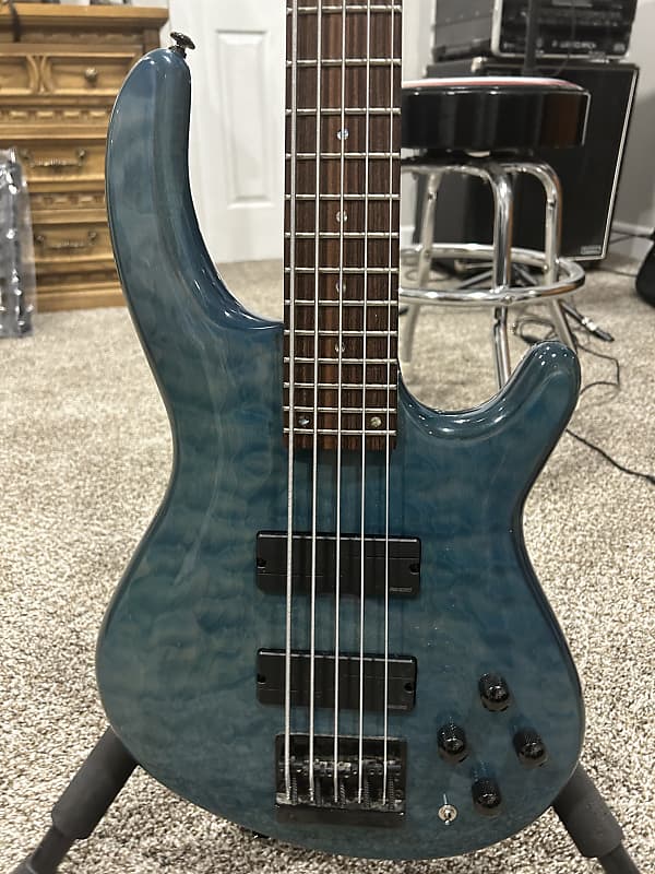 Dean Edge Q5 2020 - Quilted Blue with Fishman Fluence System | Reverb