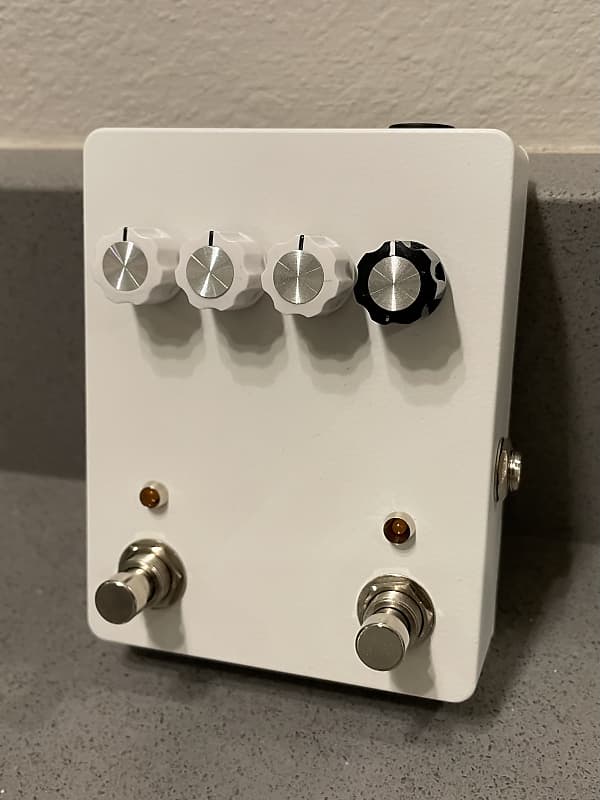 IC Big Muff + Devi Ever Dark Boost 2-in-1 Clone | Reverb