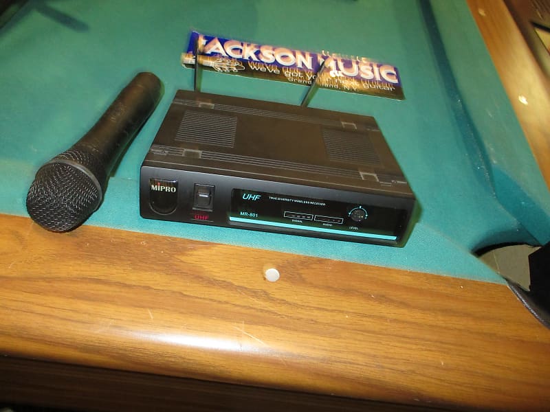 Mipro Model 801 Wireless Microphone System | Reverb