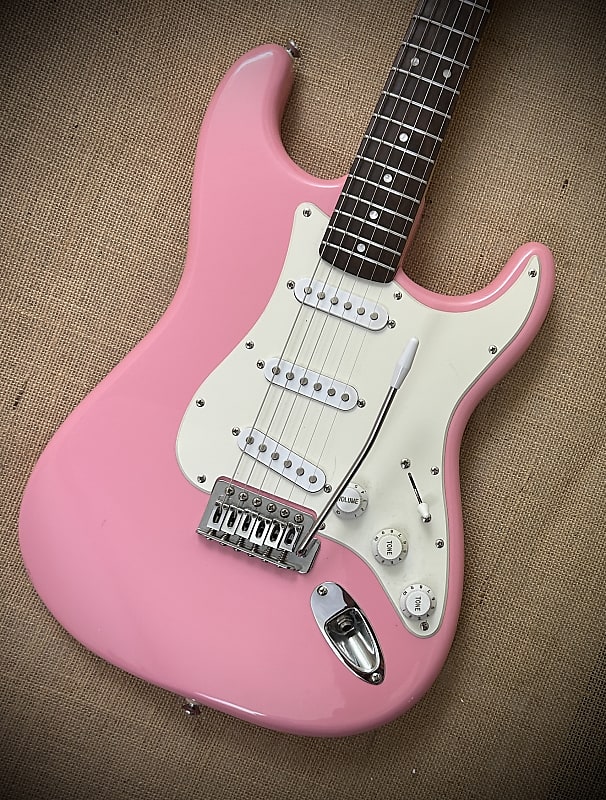 Fender Squier Stratocaster - Pink | Reverb
