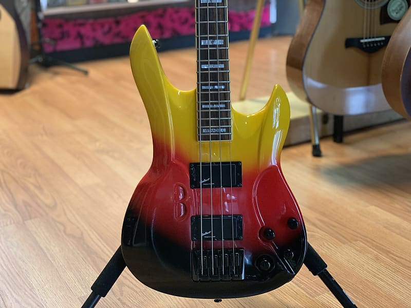 Switch Vibracell Bass | Reverb