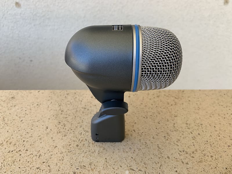 Shure Beta 52a Supercardioid Dynamic Kick Drum Microphone Reverb