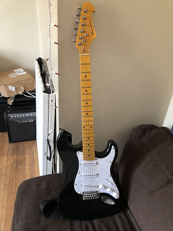 Spectrum Stratocaster Black/White | Reverb