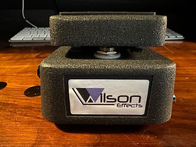 WiLson eFFectS 12 poSiTioN WaH | Reverb