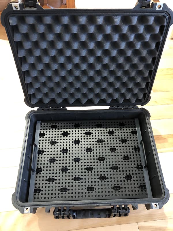 Temple Audio Gunmetal Templeboard Duo24 w/ Pelican Case | Reverb
