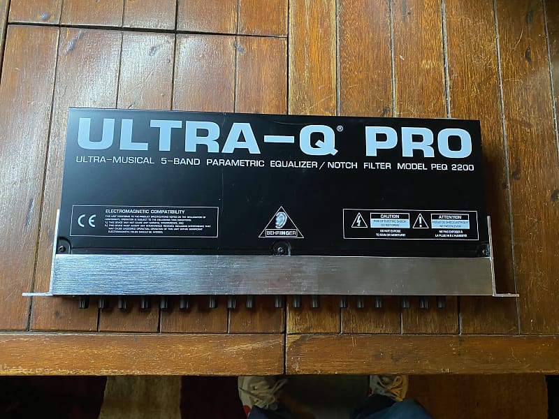 Behringer Ultra-Q Pro PEQ 2200 5-Band Parametric Notch 2010 | Reverb