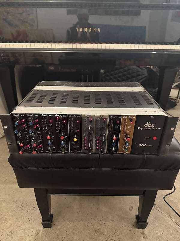 Dbx 900 rack with 8 cool modules | Reverb