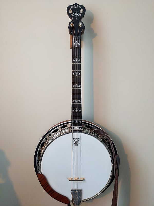 Deering Sierra 17-Fret Tenor Banjo w/ Original Hardshell Case | Reverb