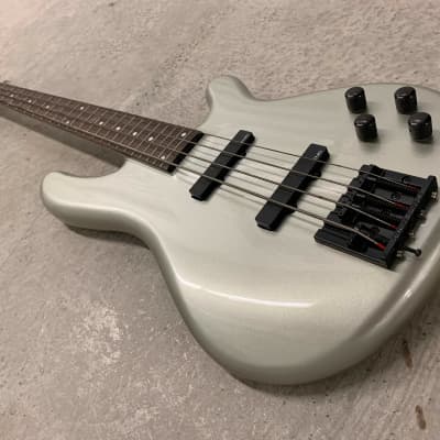 Fernandes Gravity 4-String Bass w/EMG Pickups | Reverb