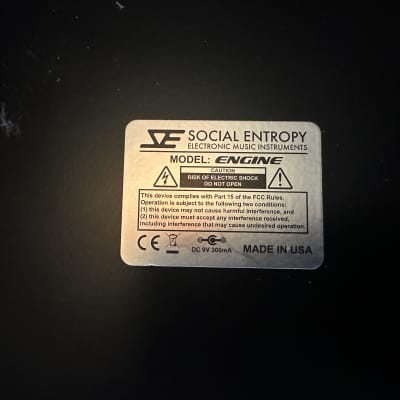Social Entropy engine 2010's - White | Reverb