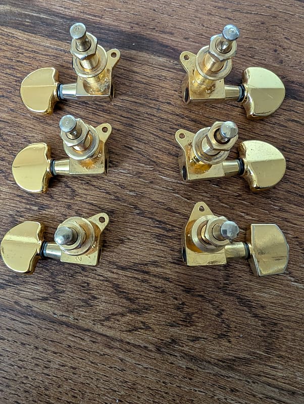 Takamine G series 2000s - Gold tuners | Reverb