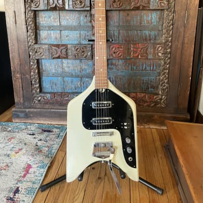 Kingston Flying Wedge 1968 White | Reverb