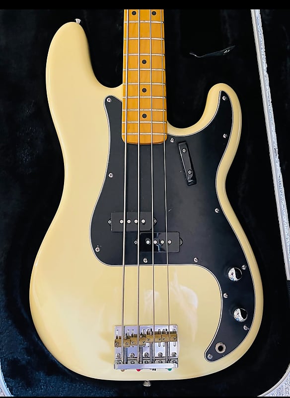 Squier Matt Freeman Precision Bass 2012-2015 - Vintage White | Reverb