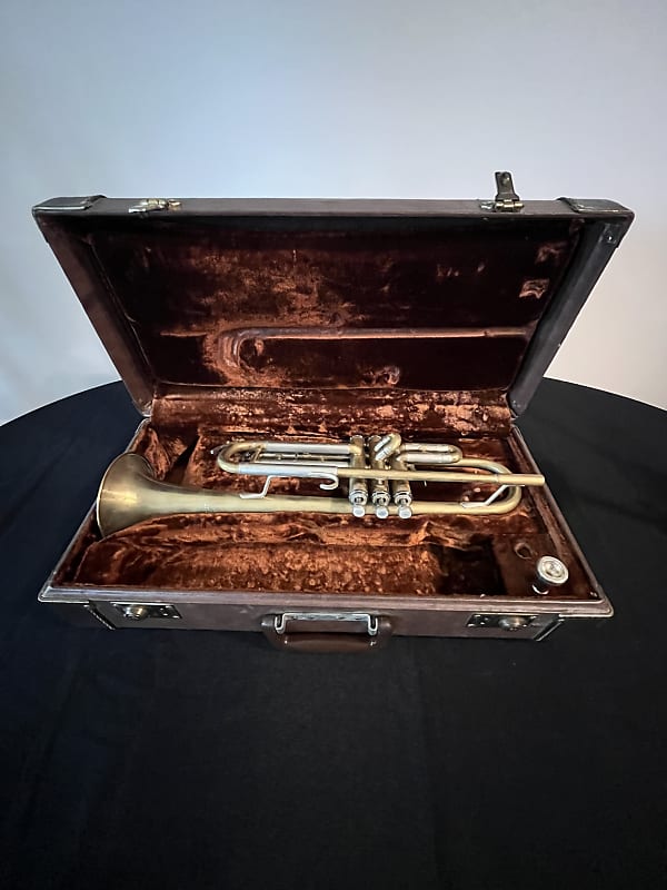 Capri By Getzen A6462 - Silver | Reverb