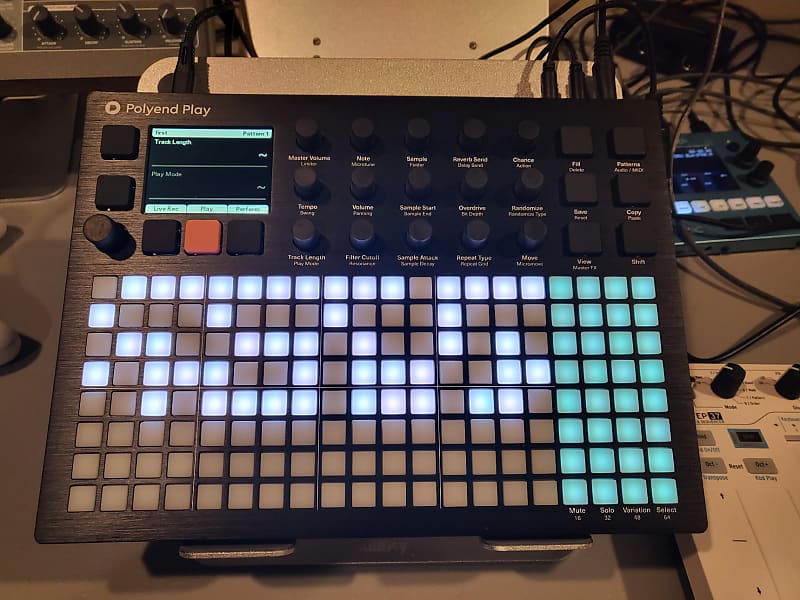 Polyend Play Sample-Based MIDI Groovebox | Reverb Polyend Play Sample-Based MIDI Groovebox | Reverb