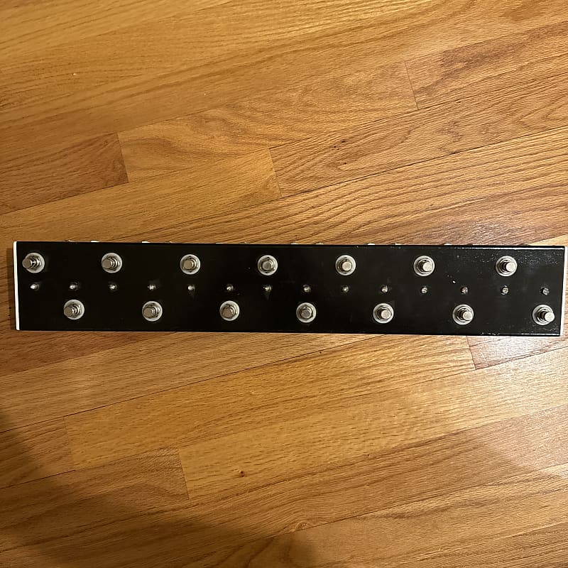 Road Rage 12 Loop + Tuner Mute + Master Bypass Staggered | Reverb