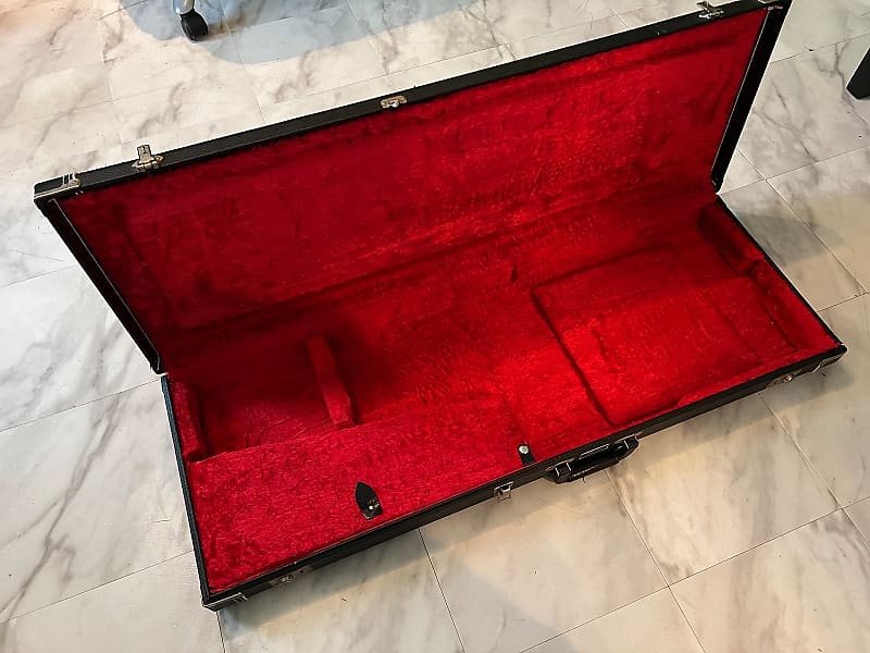 Fender G&G Hardshell Standard case Black with Red Plush | Reverb