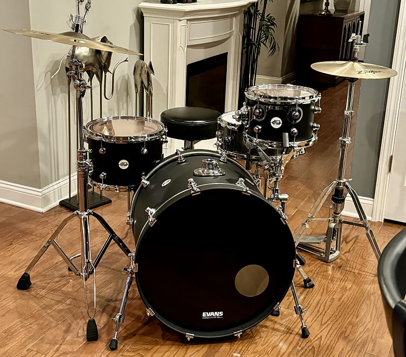 DW Design Mini kit pro with additional 22x18 bass drum | Reverb