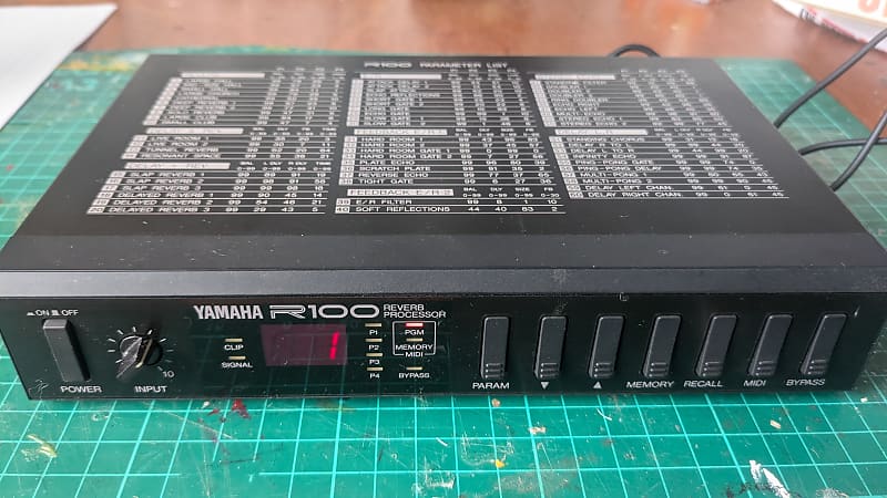 Yamaha R100 Reverb Processor Mid 90's - Black | Reverb