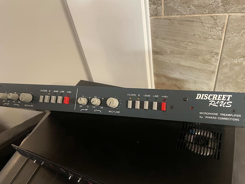 Inward Connections Discreet Plus - 2-channel stepped Mic / | Reverb