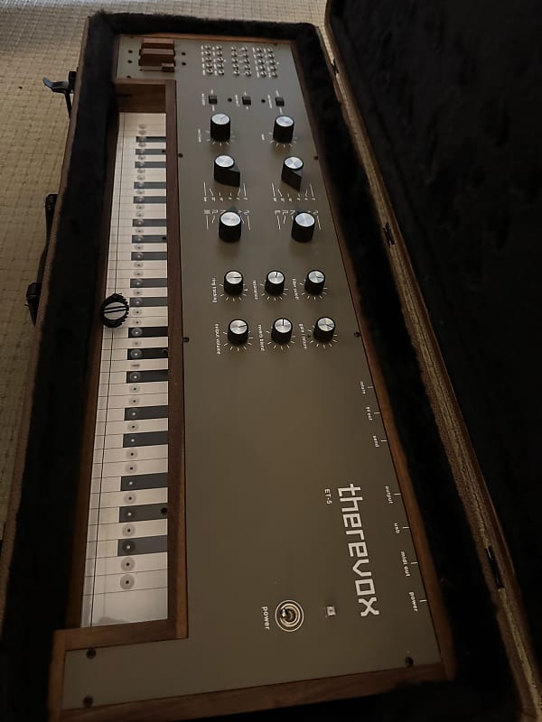 Therevox ET-5 Theremin Synth | Reverb