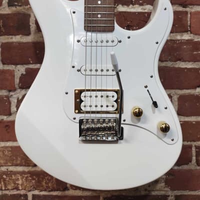 Yamaha Pacifica PAC012 White electric guitar | Reverb Canada