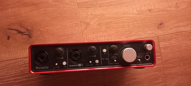 Scarlett 2i4 (first gen) 2013-2016 - Red / Black | Reverb Canada