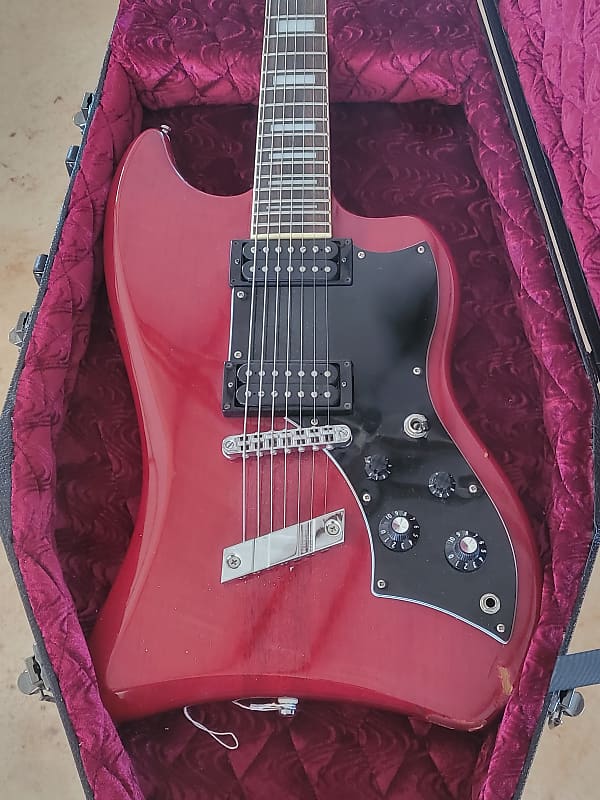 De Armand by Guild Seven star guitar with gig bag | Reverb